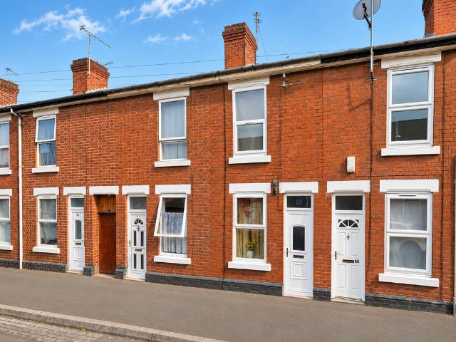 2 bedroom terraced house for sale