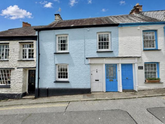 2 bedroom terraced house for sale
