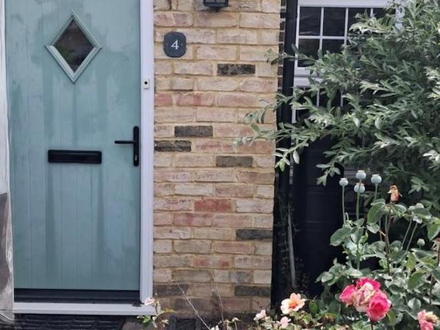 2 bedroom terraced house for sale
