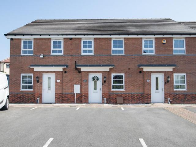 2 bedroom terraced house for sale