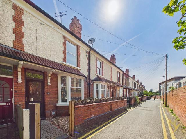 2 bedroom terraced house for sale