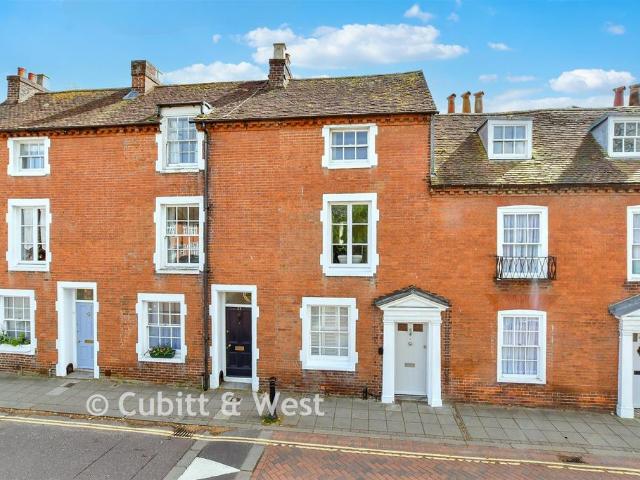 2 bedroom terraced house for sale