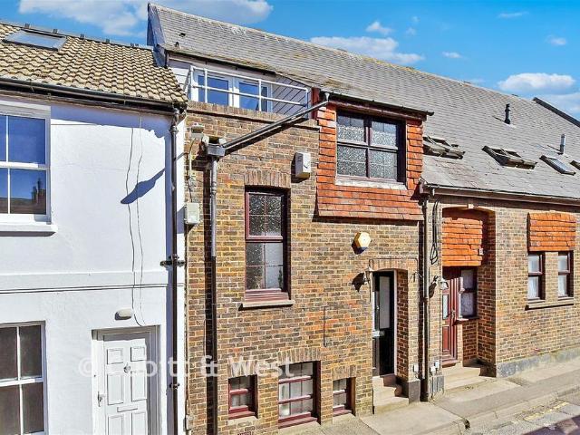 2 bedroom terraced house for sale