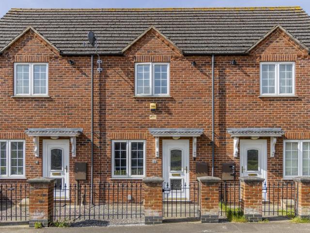 2 bedroom terraced house for sale