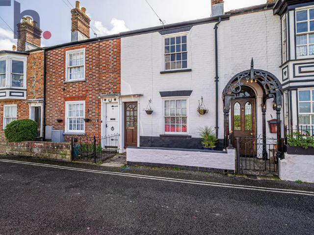 2 bedroom terraced house for sale