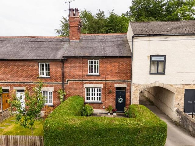 2 bedroom terraced house for sale