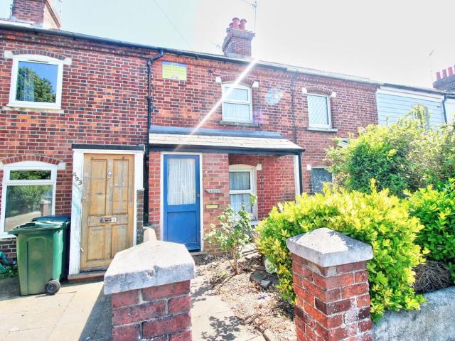 2 bedroom terraced house for sale