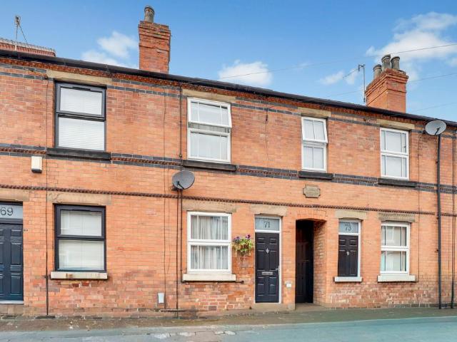 2 bedroom terraced house for sale