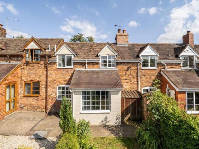 2 bedroom terraced house for sale