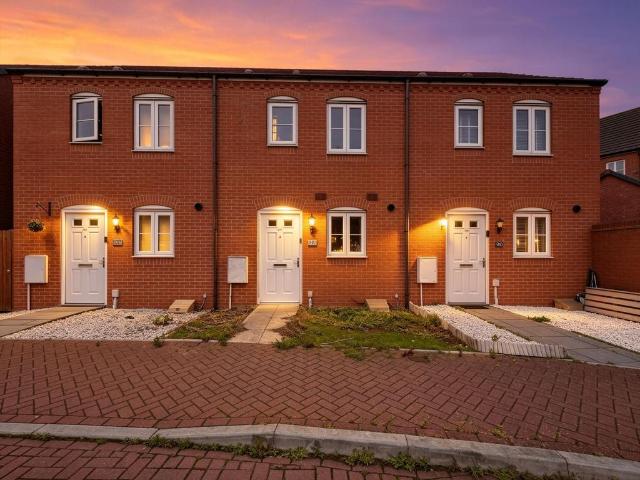 2 bedroom terraced house for sale