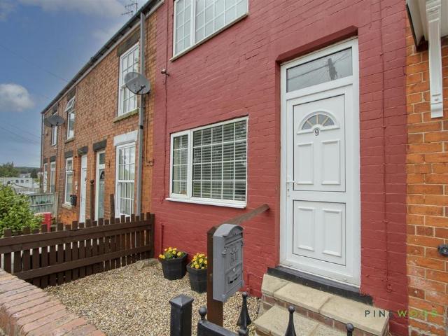 2 bedroom terraced house for sale