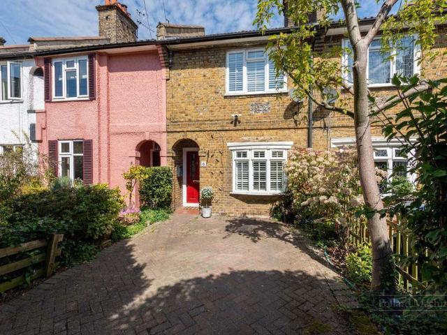 2 bedroom terraced house for sale
