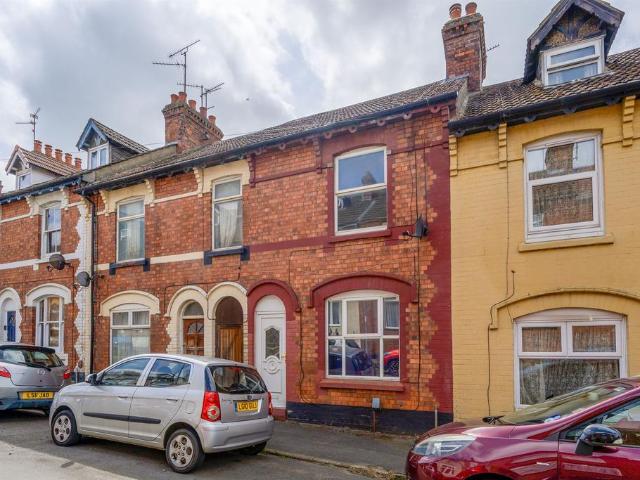 2 bedroom terraced house for sale