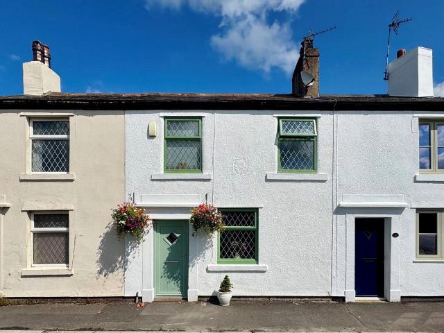 2 bedroom terraced house for sale