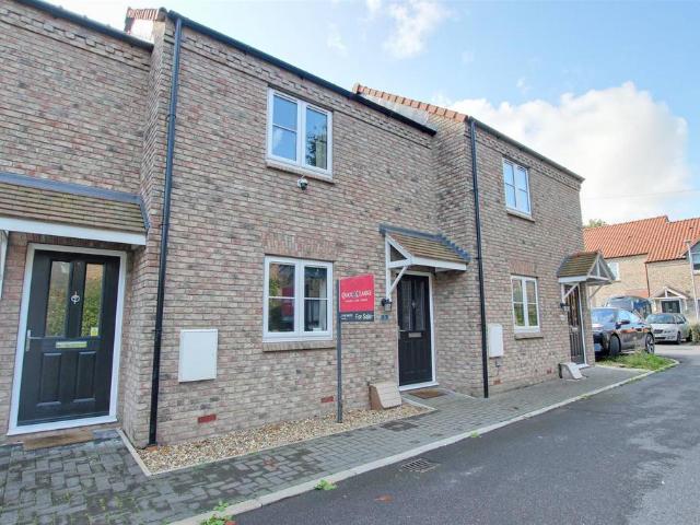 2 bedroom terraced house for sale