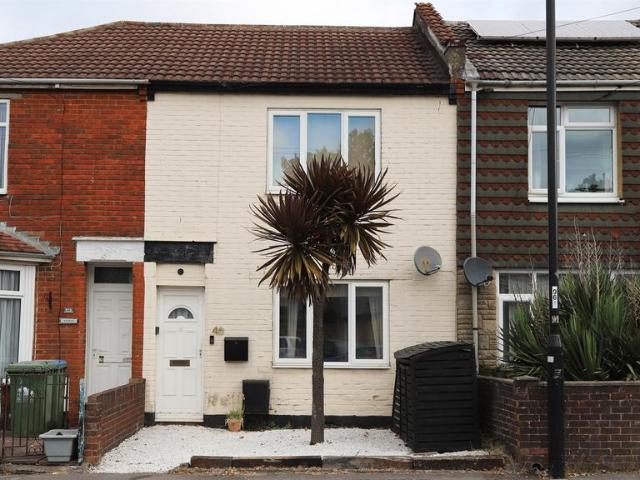 2 bedroom terraced house for sale