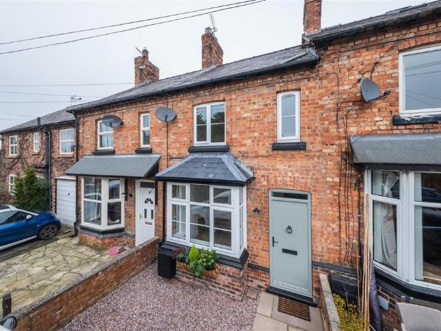 2 bedroom terraced house for sale