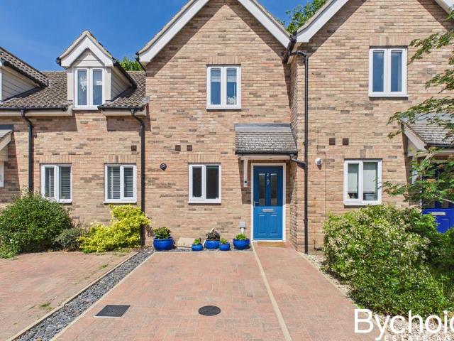 2 bedroom terraced house for sale