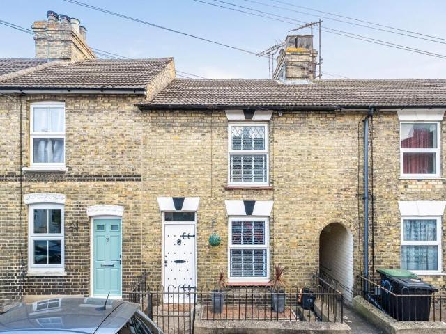 2 bedroom terraced house for sale