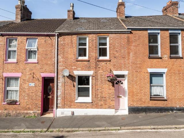 2 bedroom terraced house for sale