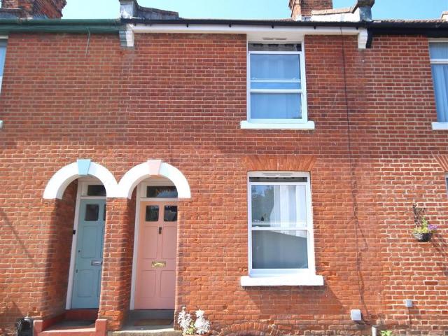 2 bedroom terraced house for sale
