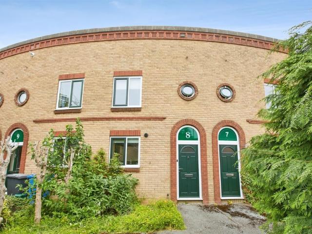 2 bedroom terraced house for sale