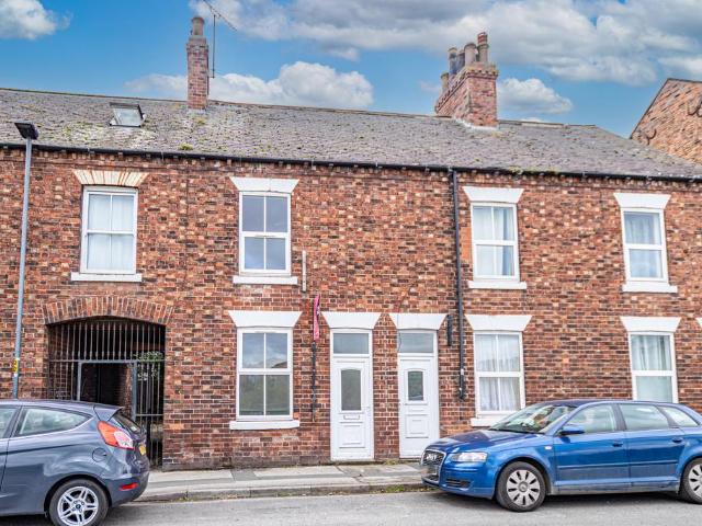 2 bedroom terraced house for sale