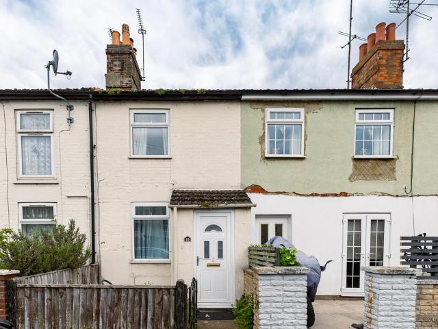 2 bedroom terraced house for sale