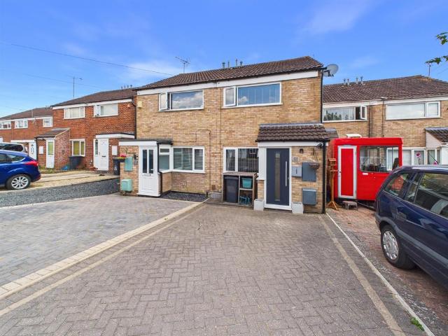 2 bedroom terraced house for sale