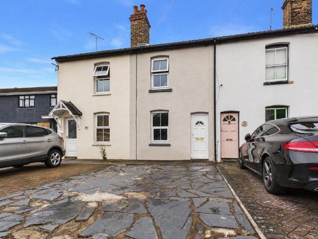 2 bedroom terraced house for sale