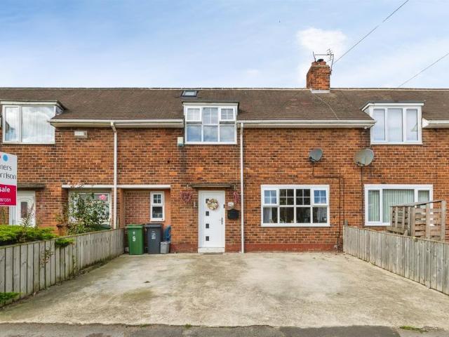 2 bedroom terraced house for sale
