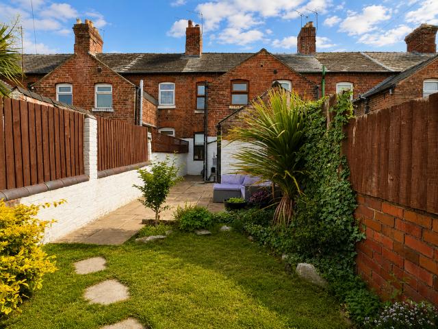 2 bedroom terraced house for sale