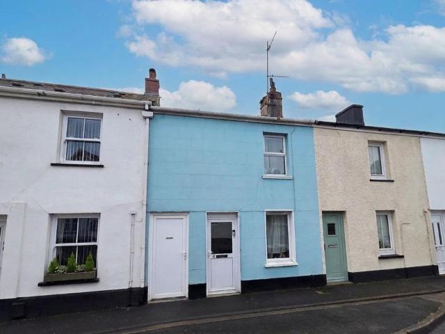 2 bedroom terraced house for sale