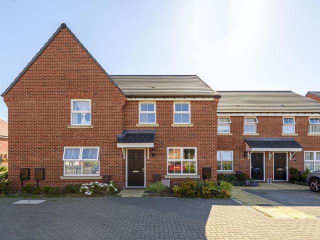 2 bedroom terraced house for sale