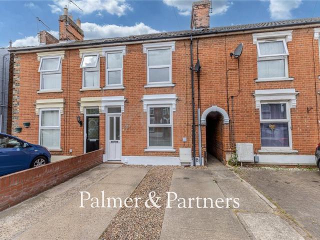 2 bedroom terraced house for sale