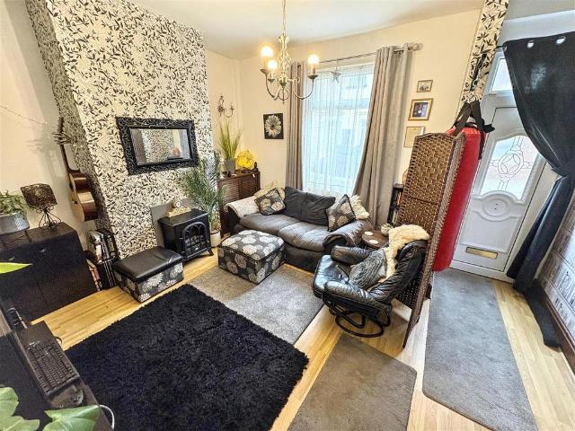 2 bedroom terraced house for sale