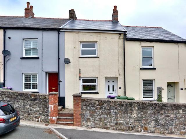 2 bedroom terraced house for sale