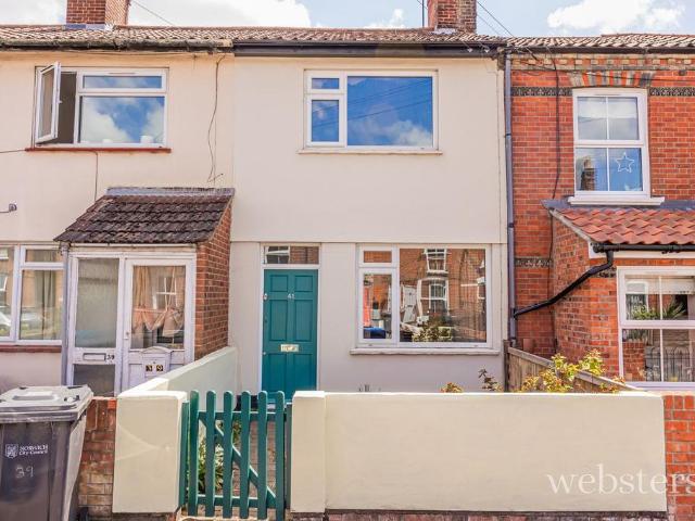 2 bedroom terraced house for sale