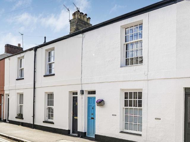 2 bedroom terraced house for sale