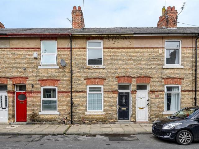 2 bedroom terraced house for sale