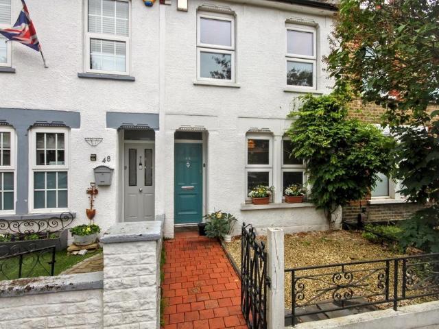 2 bedroom terraced house for sale