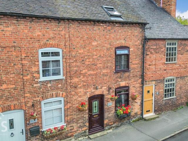 2 bedroom terraced house for sale