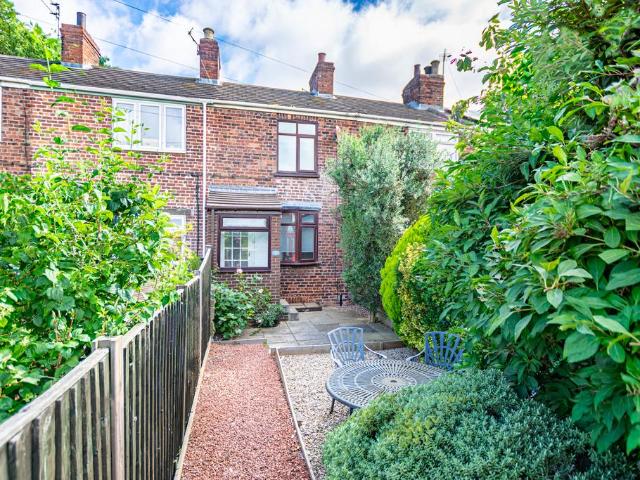 2 bedroom terraced house for sale