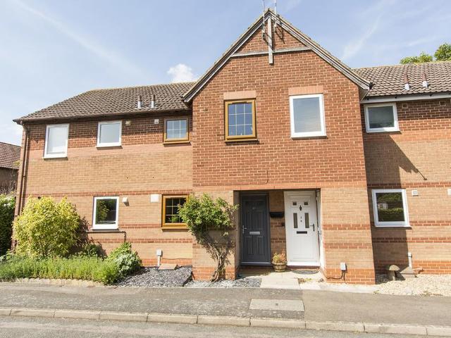 2 bedroom terraced house for sale