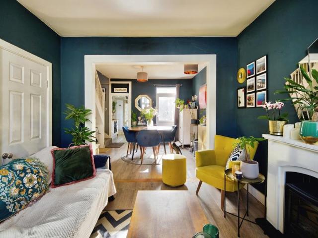 2 bedroom terraced house for sale