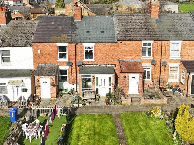 2 bedroom terraced house for sale
