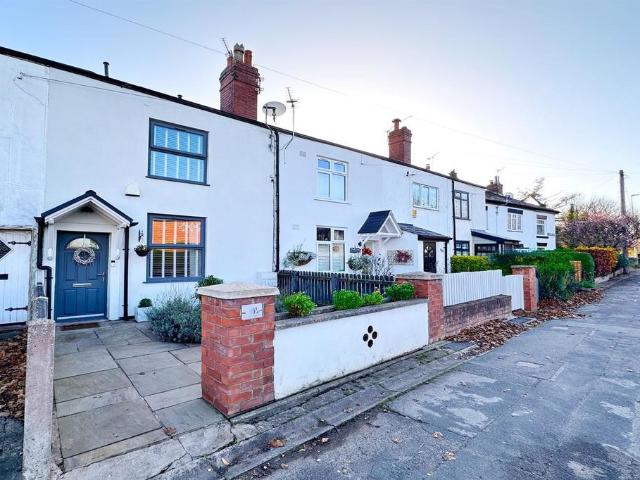 2 bedroom terraced house for sale