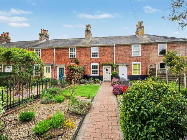 2 bedroom terraced house for sale