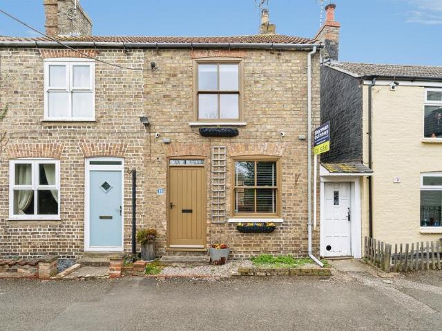 2 bedroom terraced house for sale