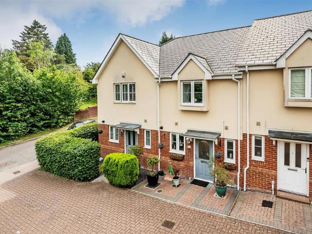 2 bedroom terraced house for sale